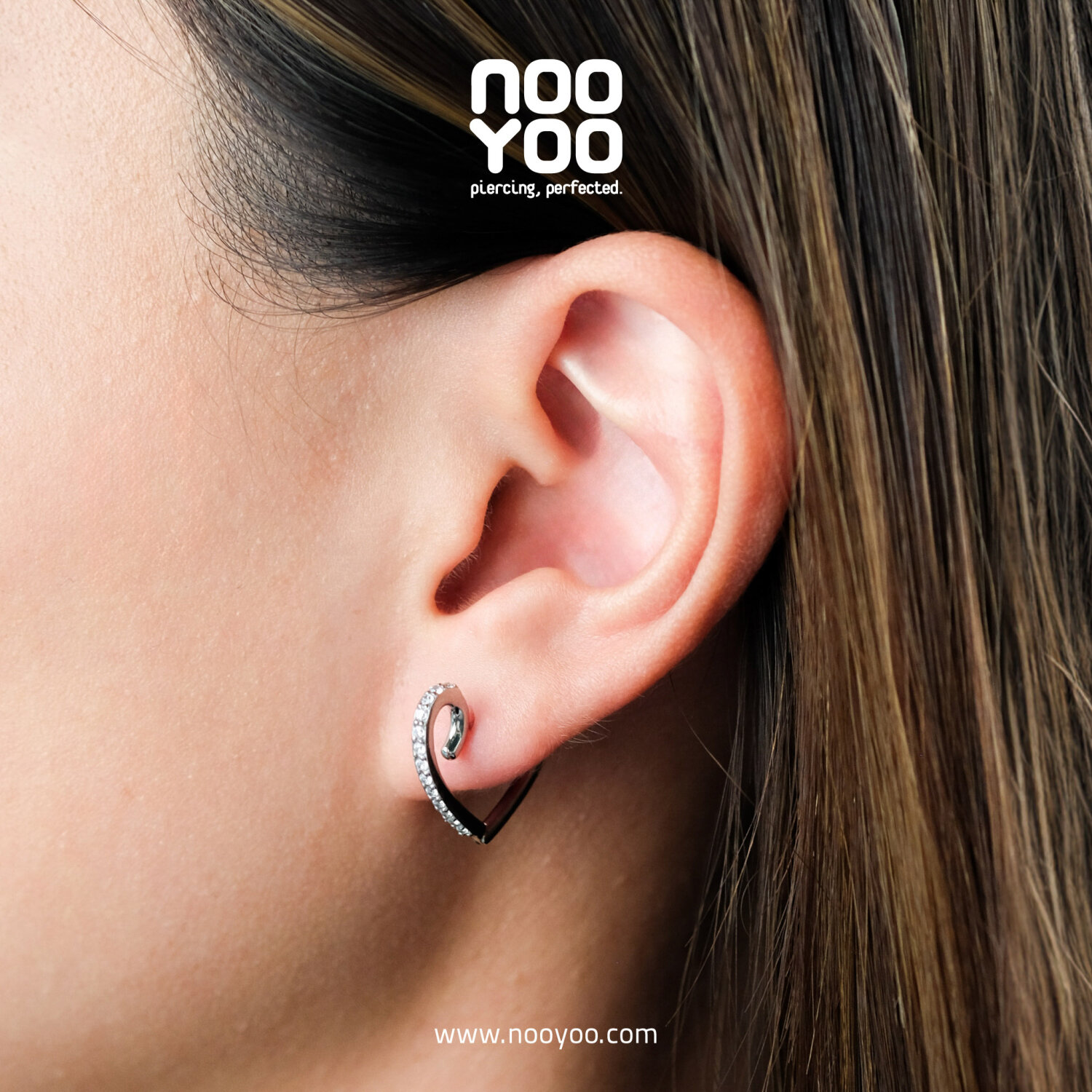 (30872) ต่างหูห่วง Heart Shaped Clicker Hoops with CZ - NooYoo