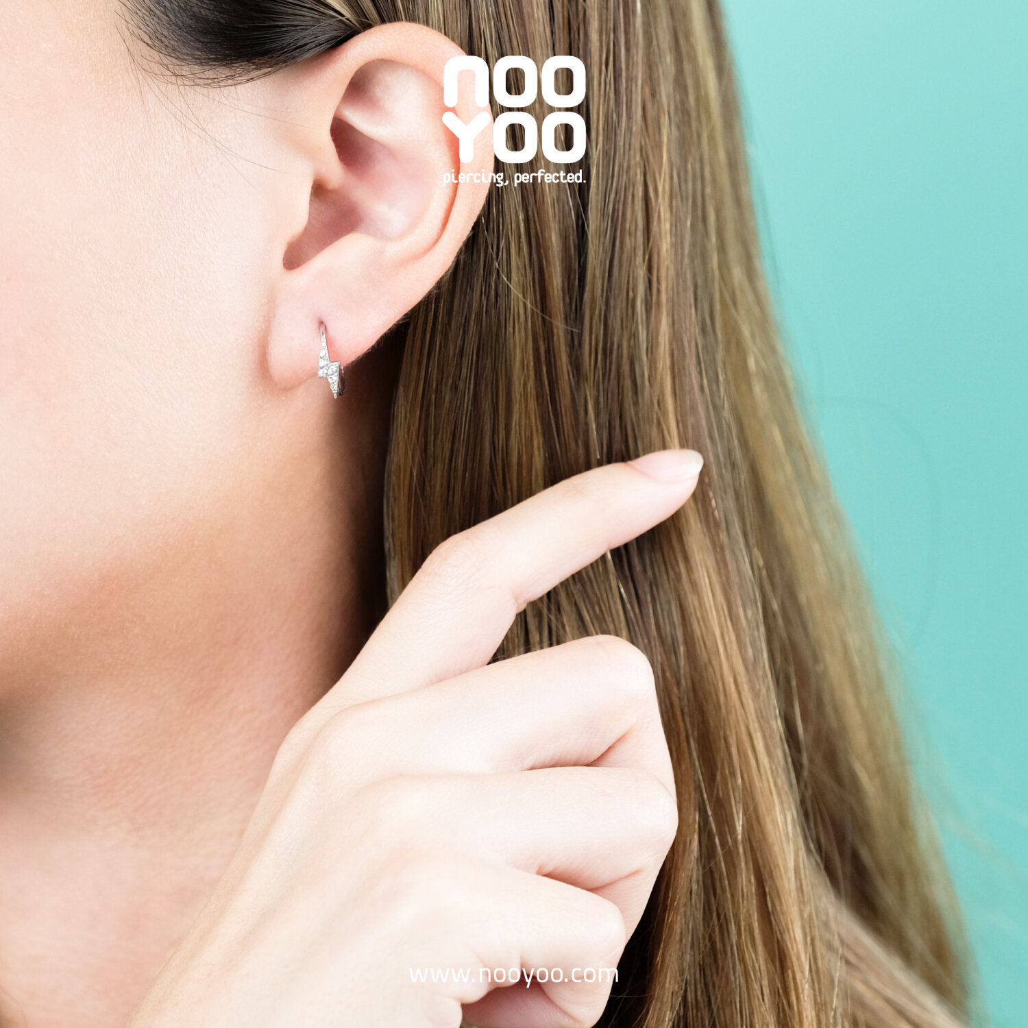 (31526) ต่างหู CoCr NF FLASH Hinged Ring with Premium Zirconia - NooYoo