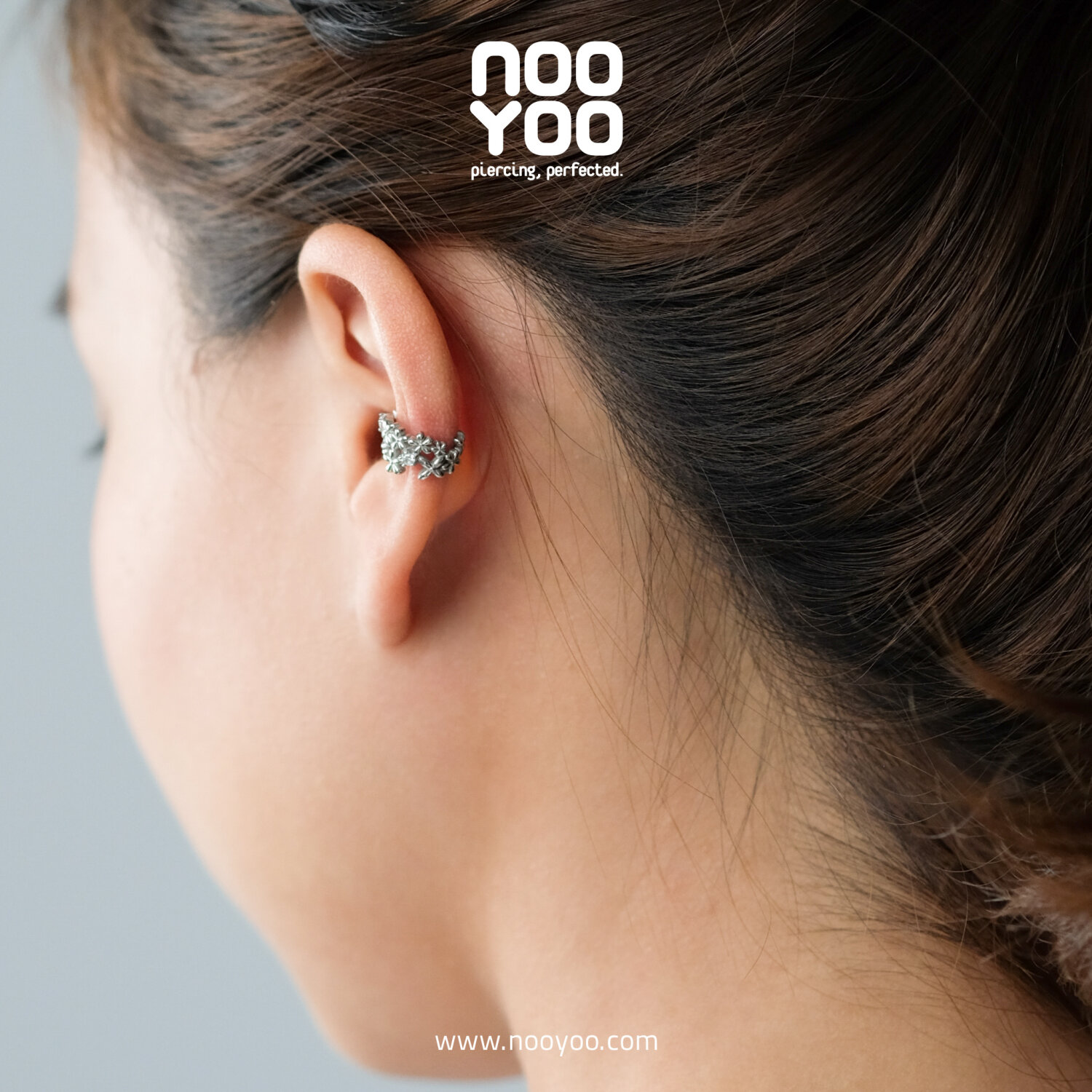 (31220) Ear Cuff FLOWER Bouquet with Crystal Surgical Steel - NooYoo