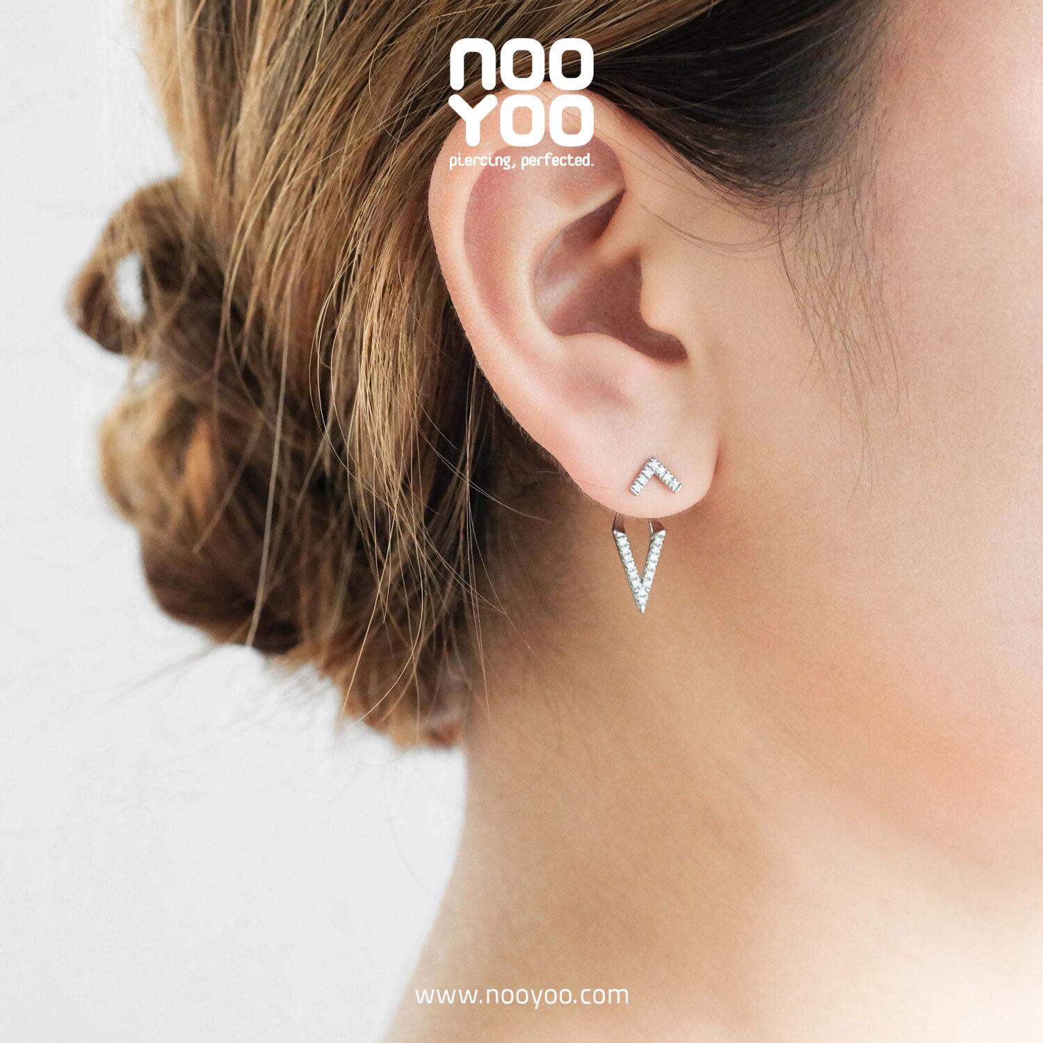 (31028) ต่างหู V Shape Air Jacket Surgical Steel - NooYoo