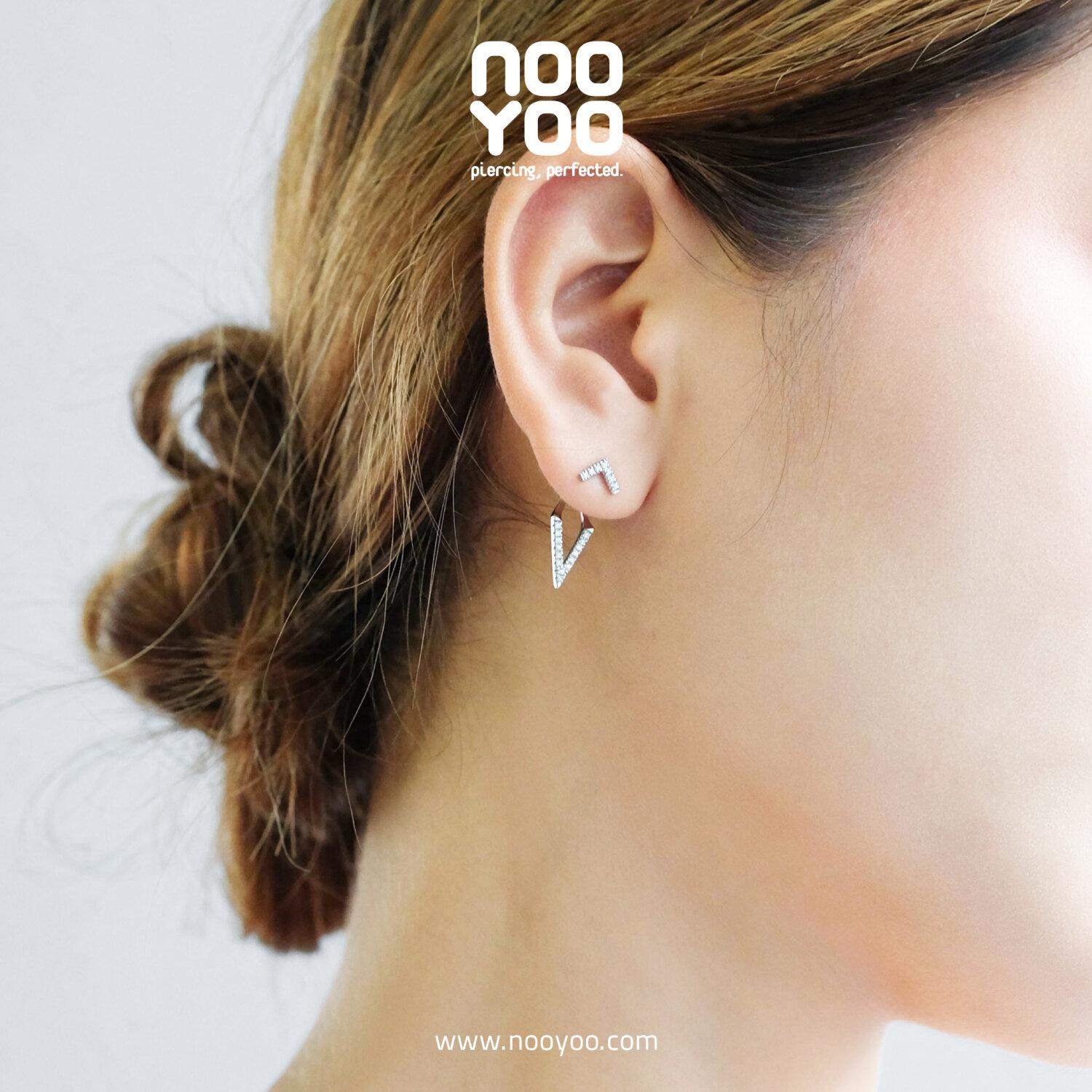 (31028) ต่างหู V Shape Air Jacket Surgical Steel - NooYoo