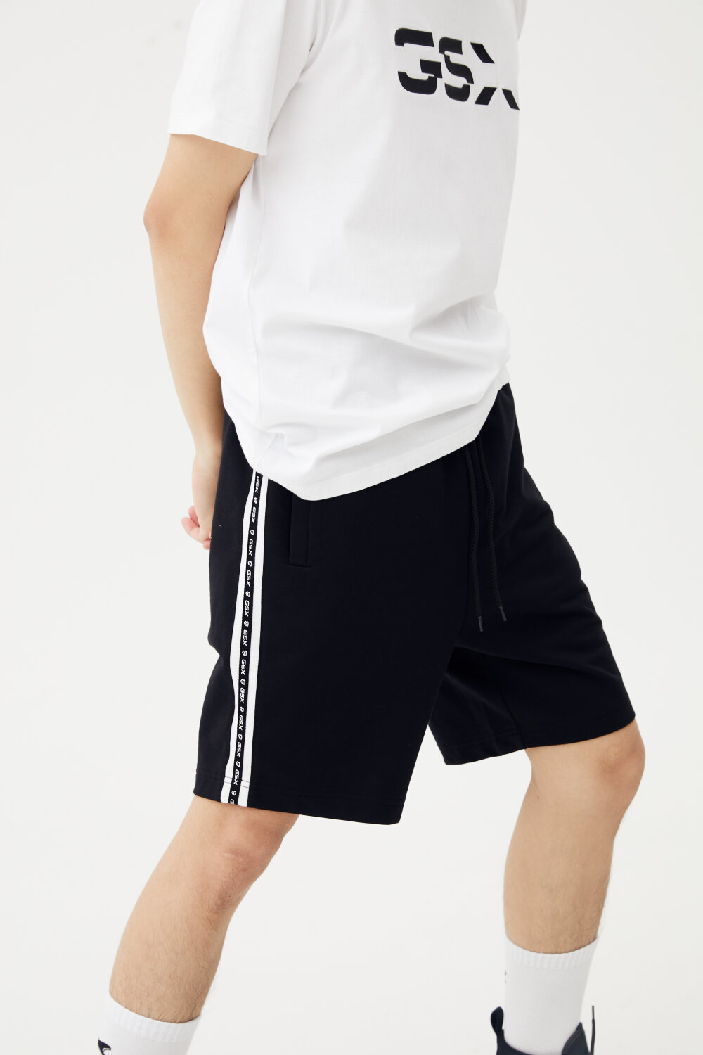 GSX SIDE STRIPE SHORTS CODE : 063010 (Black) - Grand Sport Shop Online