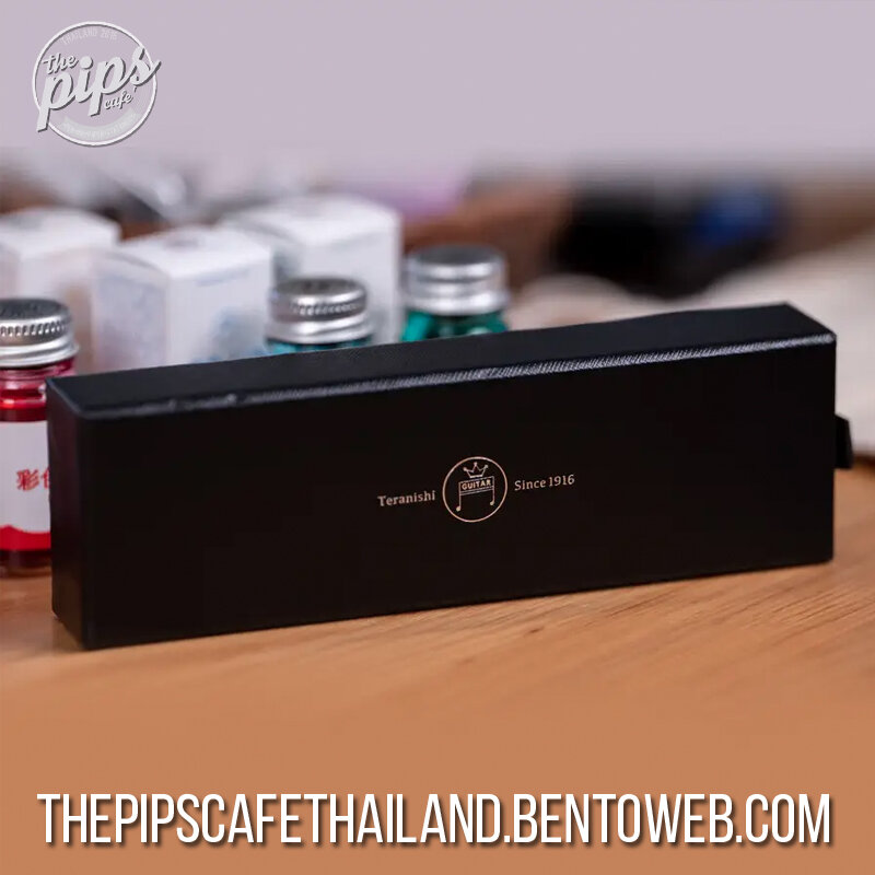 Teranishi : Guitar Fountain Pen - Brilliant White - The PIPS Cafe'
