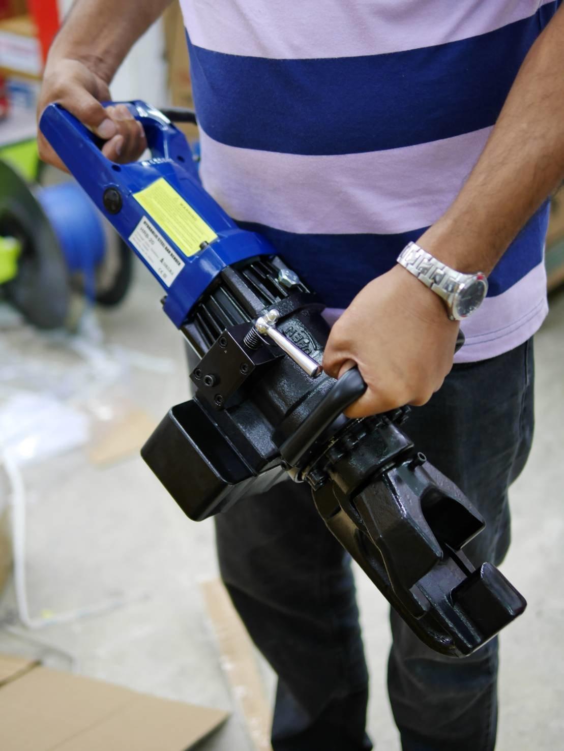 OKURA OKB-20 (HRB-20) เครื่องดัดเหล็กข้ออ้อยแบบมือถือ 20 มม. (1050W.| 220V.) - EUROPA.co.th