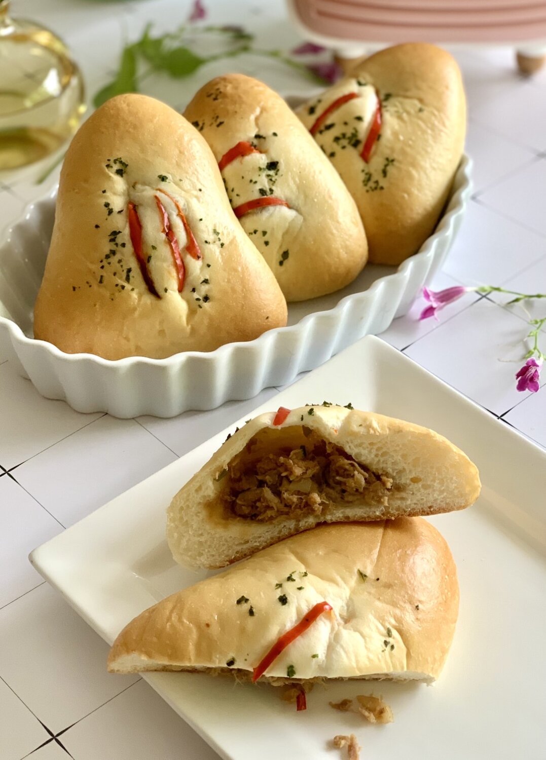 ปังทูน่าไก่หยอง - Baking Cottage by Tom