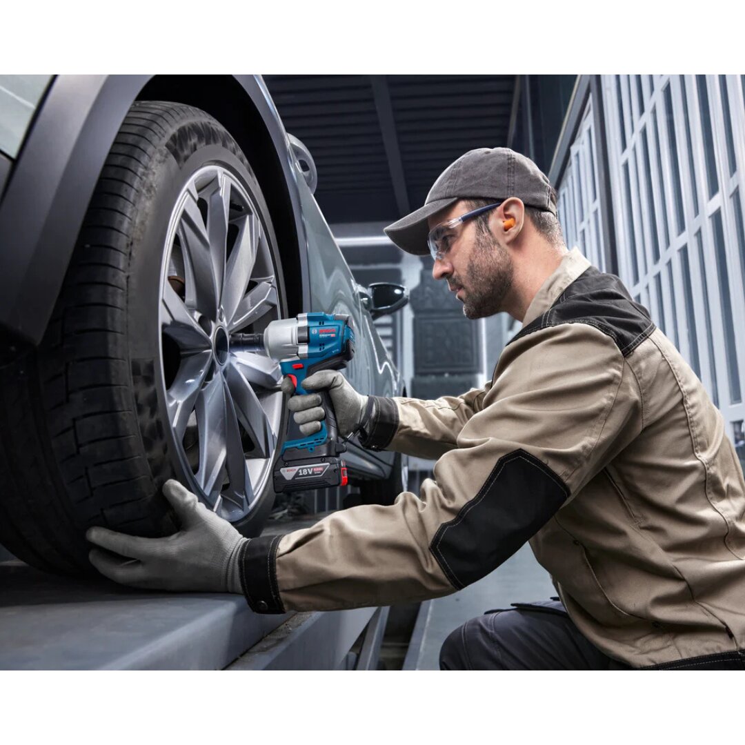 BOSCH GDS18V-780 (KITS) : บล็อกไร้สาย 1/2 นิ้ว 18V. 780 Nm.(แบต 5.0Ah x 2 + 1 แท่นชาร์จ | รับ ...